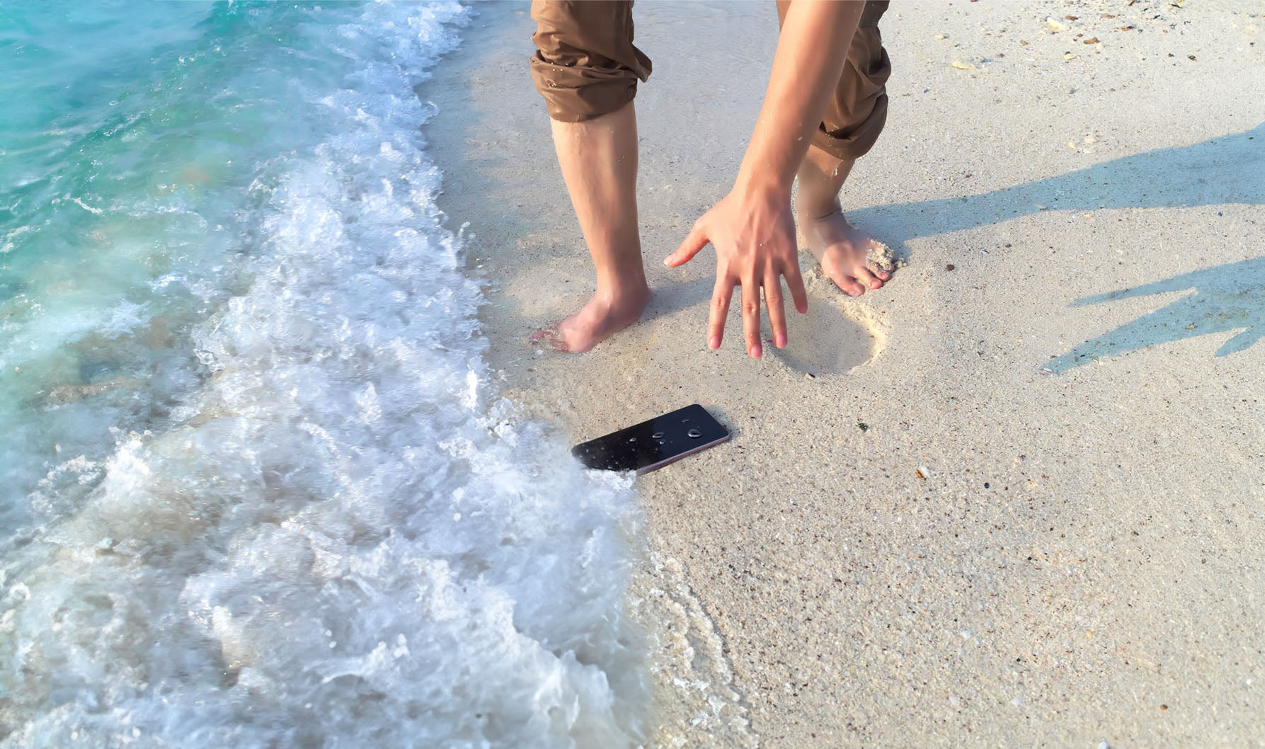 What to Do If Your Phone Falls in Water: A Step-by-Step Rescue Guide ...